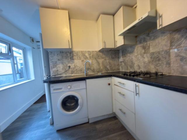 Sixth Avenue E12, 2 bed flat to rent, £1,750 pcm | PrimeLocation