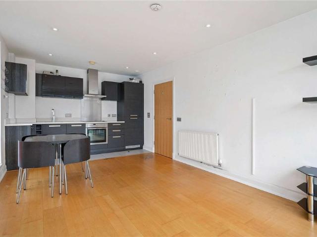 Sixth floor one bedroom apartment with a balcony