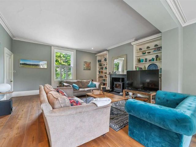 Six bedroom detached family home set in an idyllic countryside setting