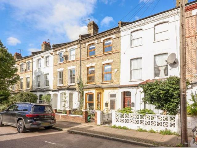 Six double bedroom house with garden mins to tube and shops