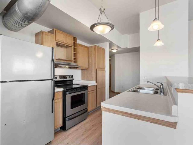 Six Points Apartments 2 Bedroom Apartment for Rent at 6516 W National Ave, West Allis, WI 53214
