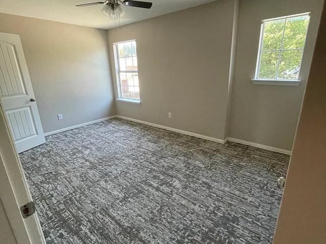 Sizeable room in Fort Worth
