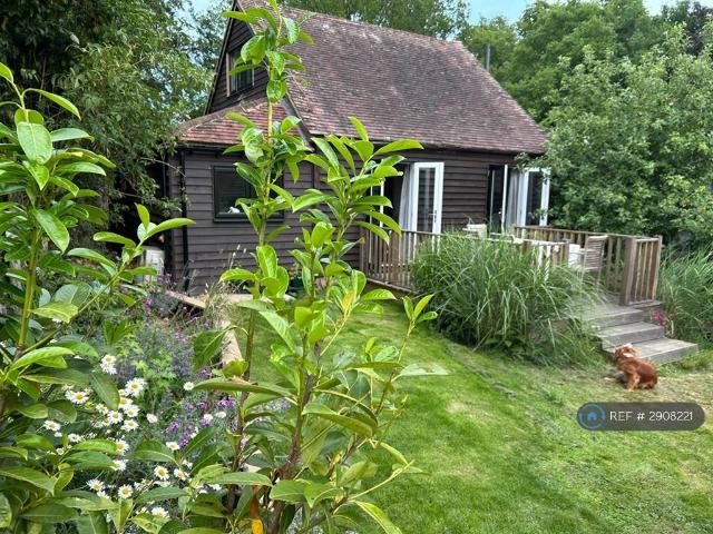 Somerden Green, Edenbridge, TN8 3 bed semi detached house to rent £2,250 pcm £519 pw