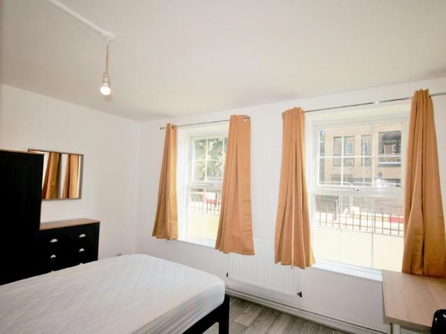 Pellew House, Somerford Street, E1 5DX 4 bed flat to rent £3,000 pcm £692 pw