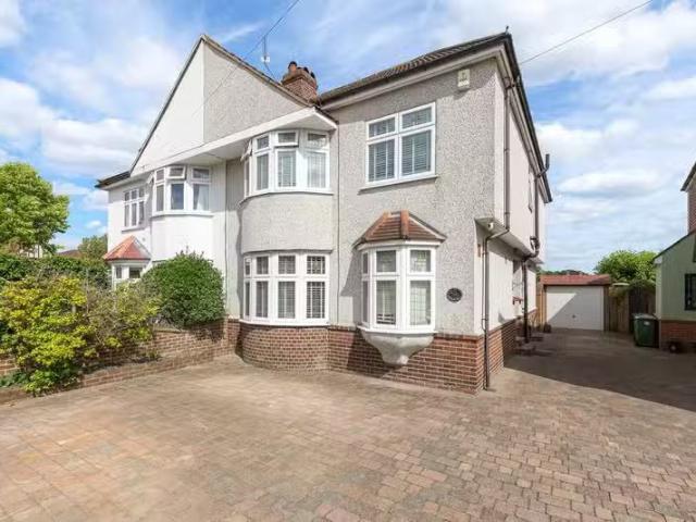 Somerhill Avenue, Sidcup, DA15 5 bed semi detached house for s.