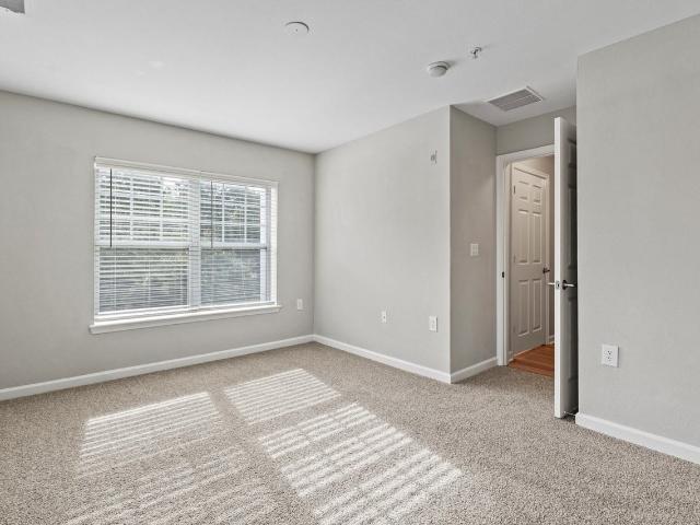 SomerHill Farms Apartments 2 Bedroom Apartment for Rent at 7351 Yountville Dr, Gainesville, VA 20155 Somerset