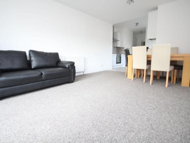 Somerley Road, Bournemouth BH9 5 bed property to rent £2,750 pcm £635 pw