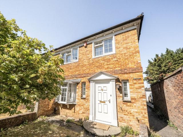 Somerstown Court, Tilehurst Road, Reading, Berkshire RG1, 3 bed end terrace house to rent, £1,750 pcm | PrimeLocation
