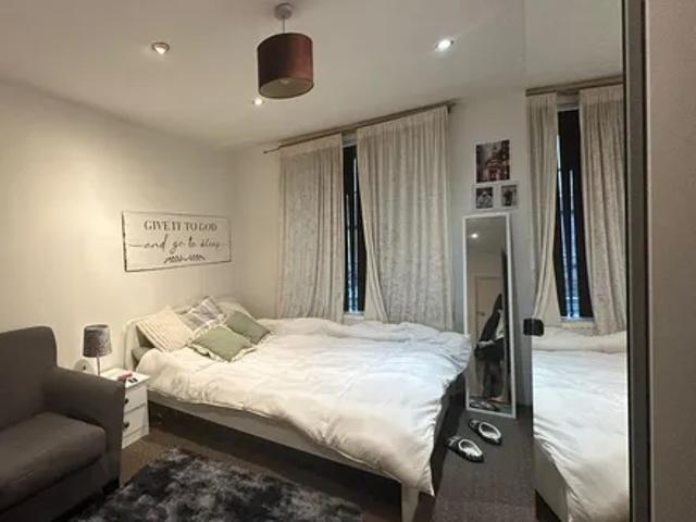 Somers Town Coffee House, Chalton Street, London, NW1 1HS, United Kingdom | Room for rent #140657698 | Rentberry