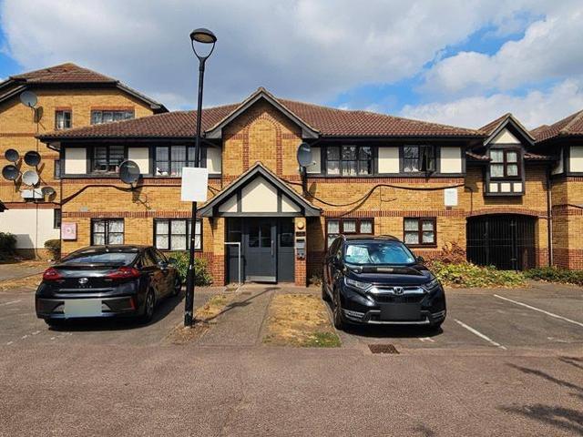 Somerset Gardens, London, N17 1 bed apartment to rent £1,590 pcm £367 pw