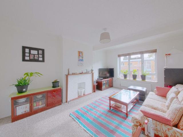 Somerset Lodge, Courtlands, Maidenhead SL6, 2 bed flat to rent, £1,500 pcm | PrimeLocation