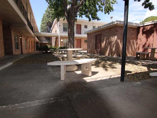 Somerset Park Studio Apartment for Rent at 1201 Madeira Drive Southeast, Albuquerque, NM 87108 South San Pedro