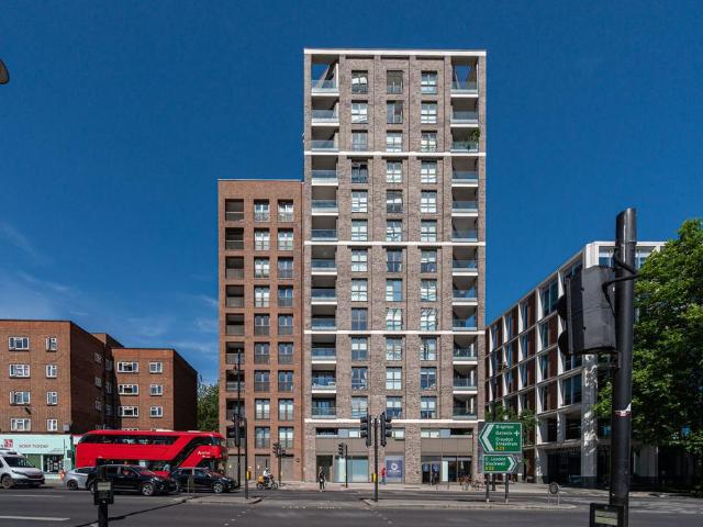 Somerset Place, Brixton Hill. 1 bed flat to rent £2,600 pcm £600 pw