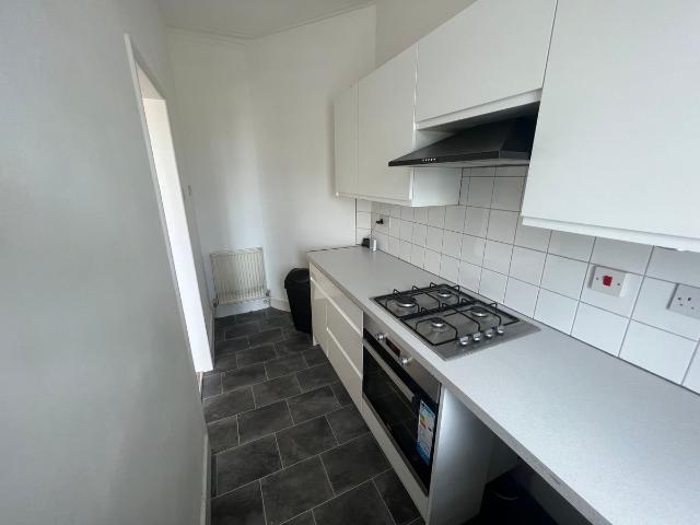 Somerset Road, Bournemouth BH7, 2 bed flat to rent, £925 pcm | PrimeLocation