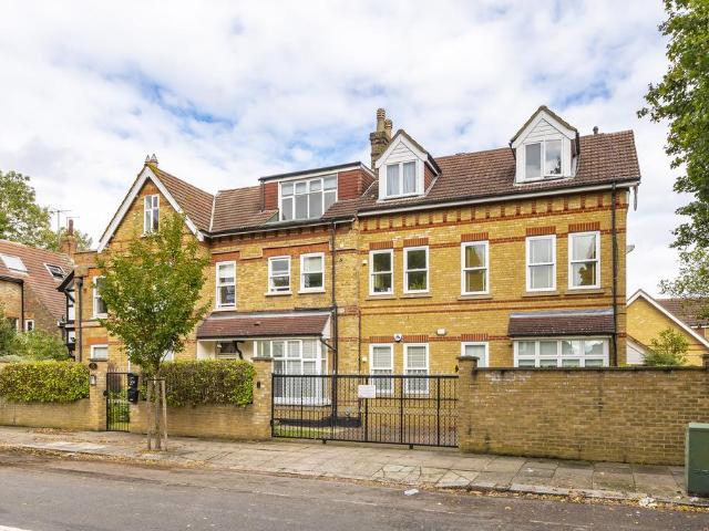 Somerset Road, London, W13 2 bed flat to rent £2,000 pcm £462 pw