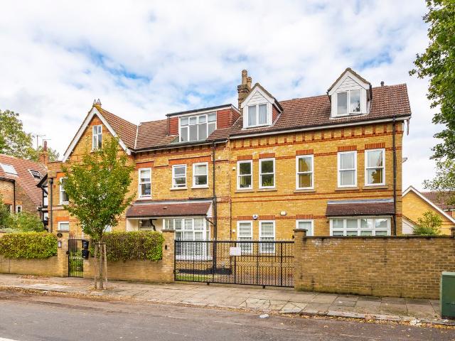 Somerset Road, London W13, 2 bed flat to rent, £2,000 pcm | PrimeLocation