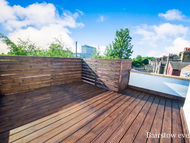 Somerset Road, London, N18 1 bed flat to rent £1,600 pcm £369 pw