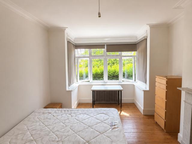 Somerset Road, London NW4, 4 bed property to rent, £3,000 pcm | PrimeLocation