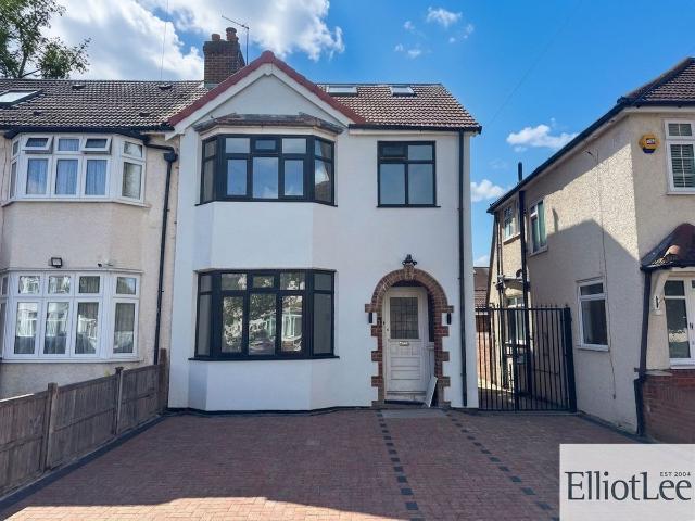 Somerset Road, Southall UB1, 2 bed maisonette to rent, £2,200 pcm | PrimeLocation