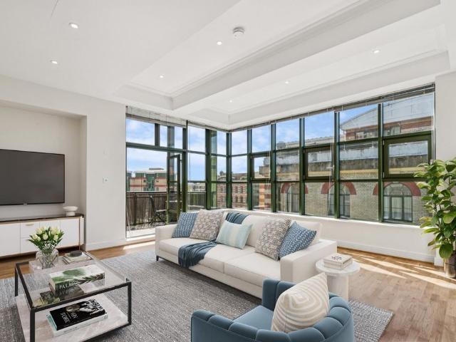 Somerville Avenue, Barnes, London 3 bed flat to rent £5,000 pcm £1,154 pw