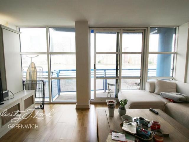 Somerville Point, SE16 3 bed flat to rent £3,150 pcm £727 pw