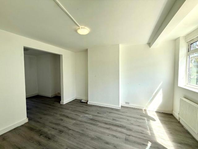 Somerville Road, Romford RM6, 4 bed terraced house to rent, £2,800 pcm | PrimeLocation