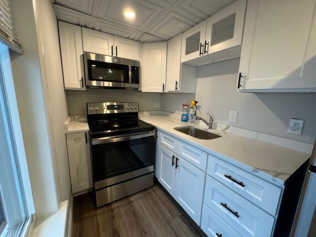 Somerville| Updated Studio W/Stainless Steel Appliances | Avail Now