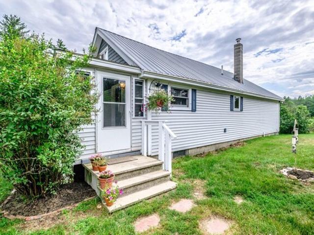 Songo Pond Rd, Albany Township, Home For Sale