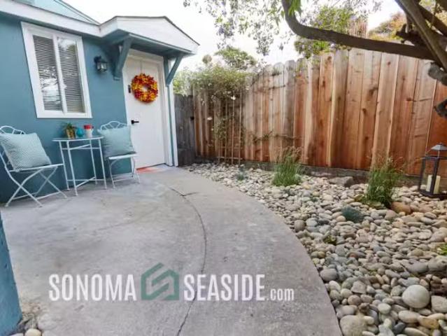 Sonoma by the Seaside A beautifully furnished cottage ideal.