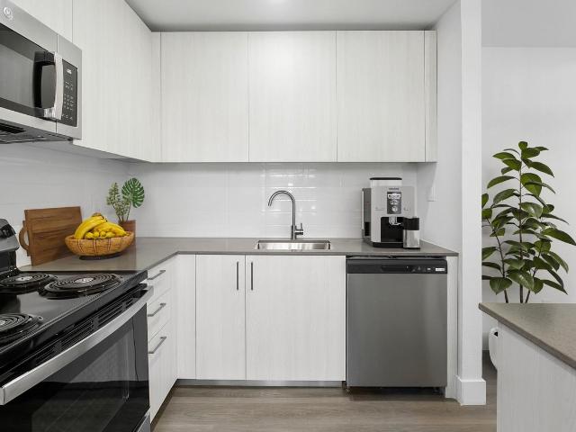 Sonoran Flats 3 Bedroom Apartment for Rent at 17249 N 7th St, Phoenix, AZ 85022