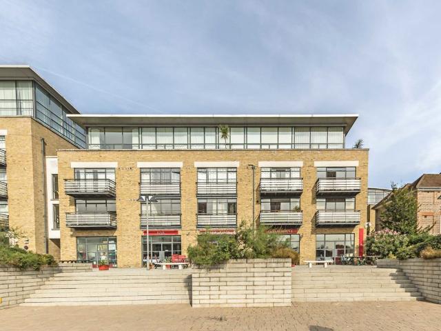 Soap House Lane, Brentford TW8, 1 bed flat to rent, £1,750 pcm | PrimeLocation
