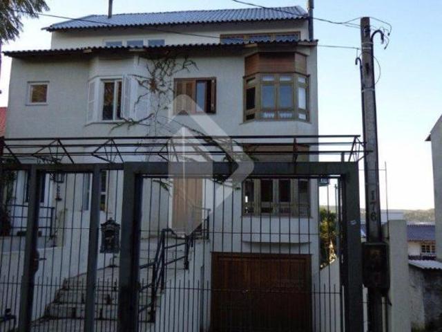 sobhrado 200m2 tres quartos garagens