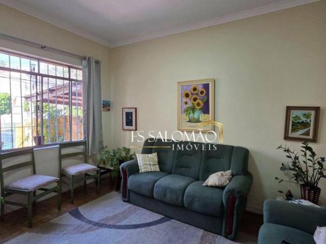 Sobra em ótima localização na Vila Pompeia com quintal!