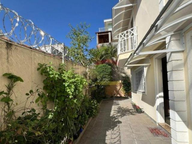Sobrando em condomínio fechado 3 dormitórios e 2 vagas