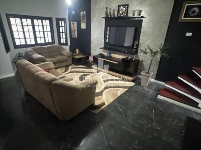 Sobrando frontal na Vila Ré com 2 suítes e 2 vagas