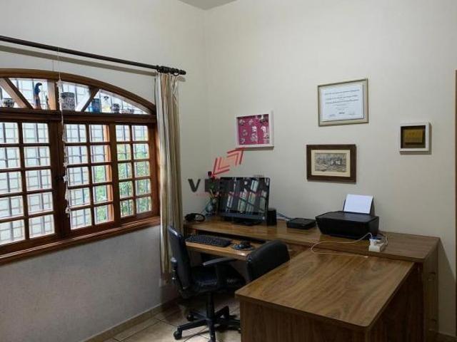 Sobradão com 216 m² 3 quartos, só R$ 680.000
