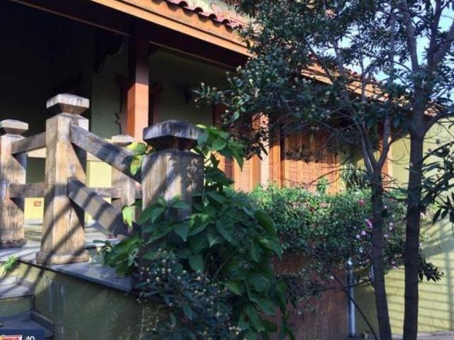 Sobradão Jd Vila Galvão, 5 suites, 3 salas, 6 vagas e quintal nos fundos