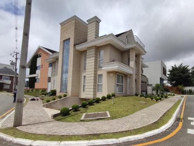 Sobrada em Condomínio Fechado no Atuba