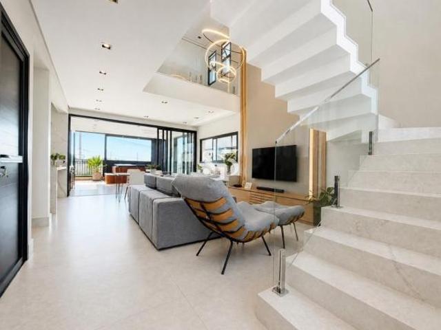 Sobrado magnífico, impecável, exclusivo e com alto padrão de acabamento! Casa em condomínio à venda