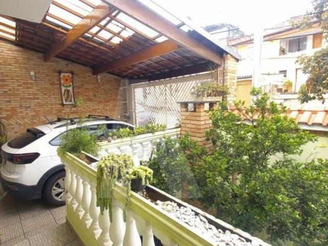 Sobrado mais casa térrea nos fundos, próximo Parada Inglesa. Aceita Permuta !