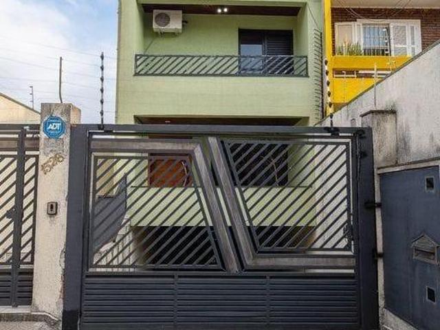 Sobrado Maravilhoso a à venda, Rua arborizada no conforto de um bairro residencial na zona sul Pl