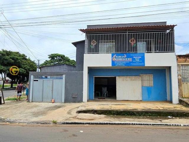 Sobrado Misto – Comercial e Residencial À venda por R$ 950.000 De frente para a praça no Satél