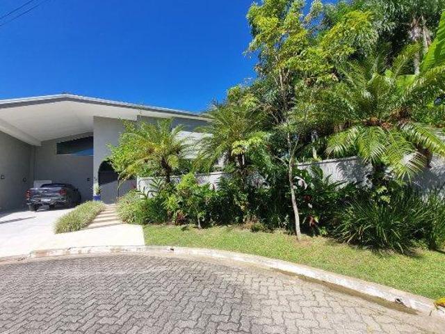 Casa Sobrado 340m² à Venda na Praia do Pernambuco, Guarujá