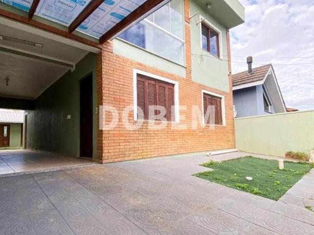 Sobrado mobiliado com 368m², closet, churrasqueira e 3 vagas