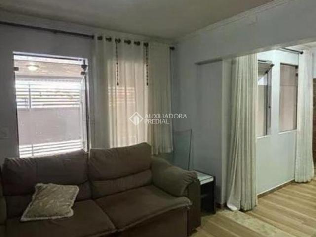 Sobrado mobiliado com 4 suítes e 240m² à venda na Vila Marina Santo André