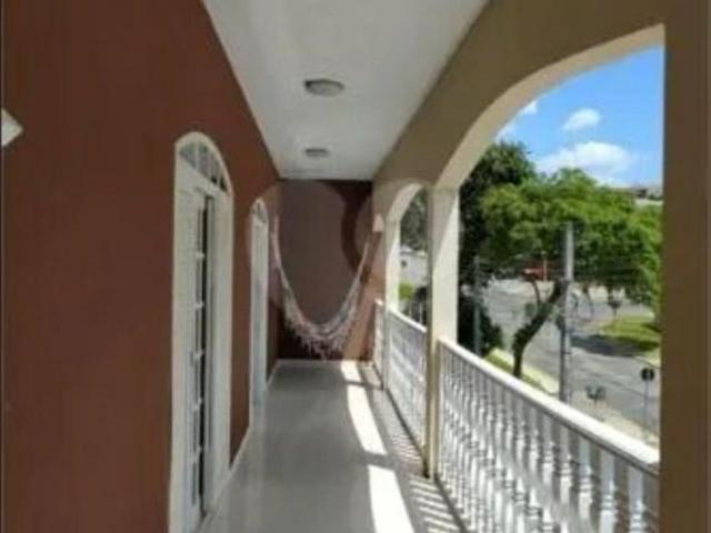 Sobrado Mobiliado com Piscina | Dupla Renda + 3 Quartos | Campo Comprido – Curitiba