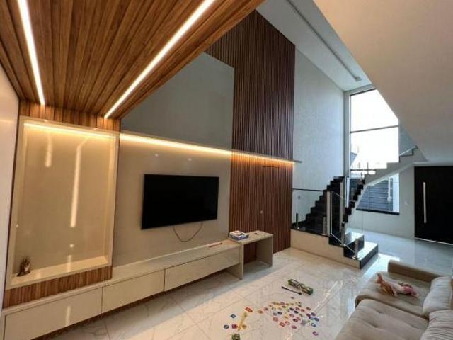 Sobrado mobiliado de 257m² com 05 quartos à venda no Residencial Dom Rafael ao lado da Av. Bandeiran