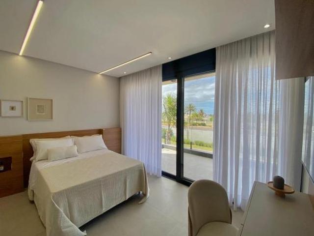 Sobrado mobiliado e decorado, beira Lago