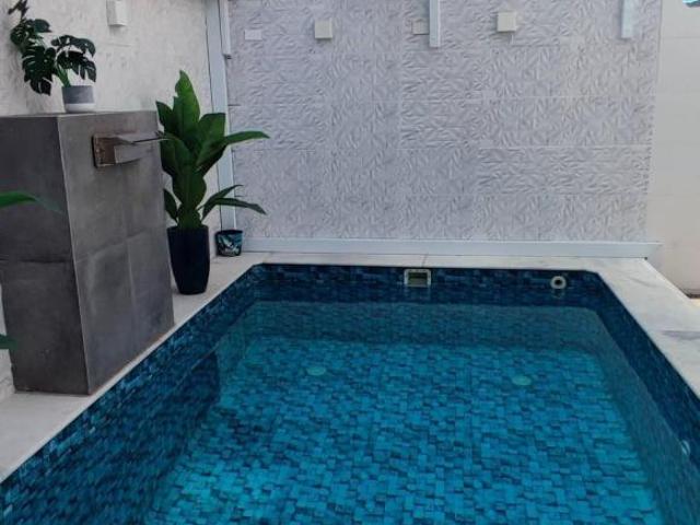 SOBRADO MOBILIADO EM NOVA ITANHAEM! 100M DO MAR COM 2 SUITES E PISCINA!