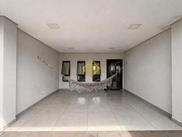 Sobrado moderno com ambientes integrados e acabamento de alto padrão